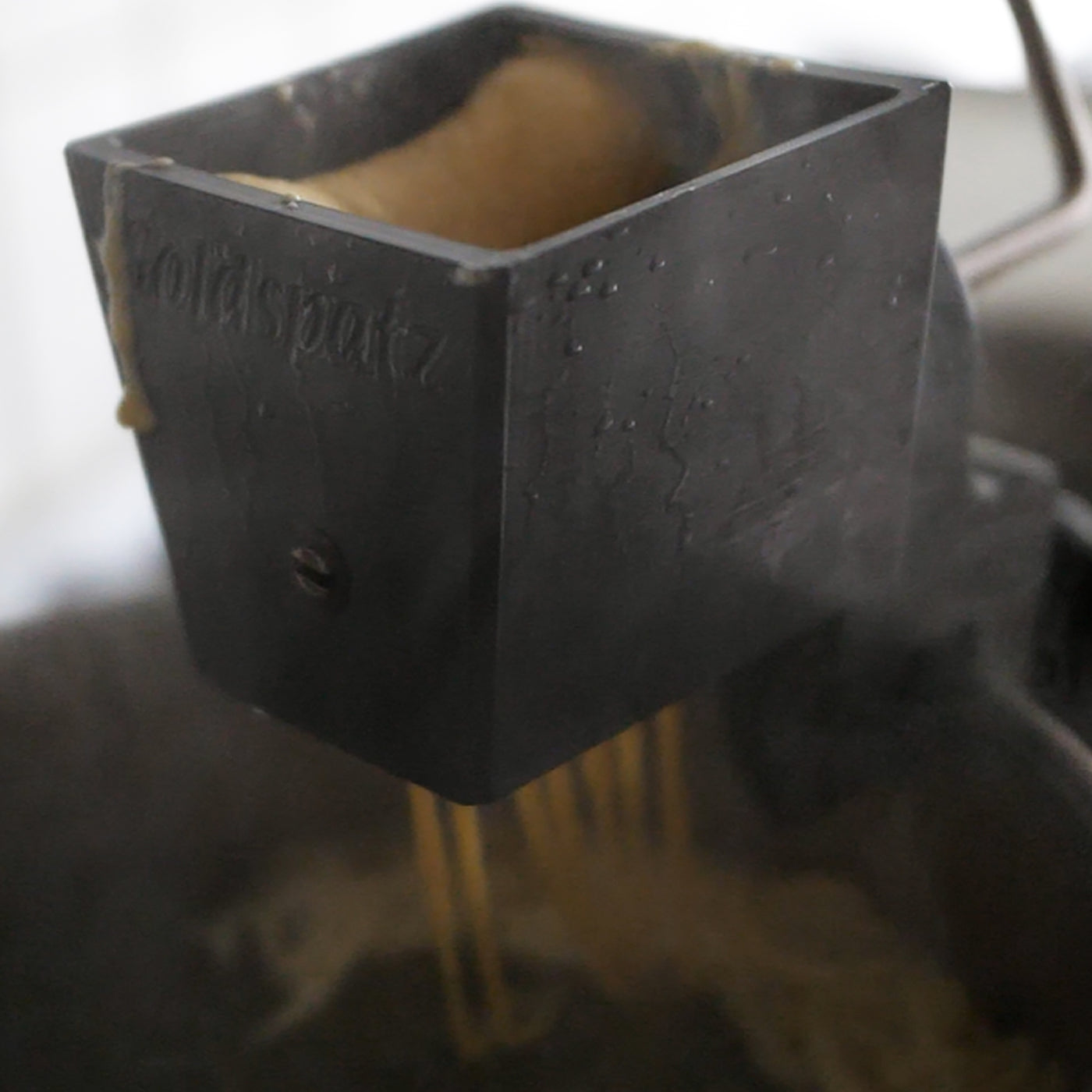 Goldspatz MAX Spaetzle Maker, Spaetzel-Hex - Made in Germany — Loewen ...